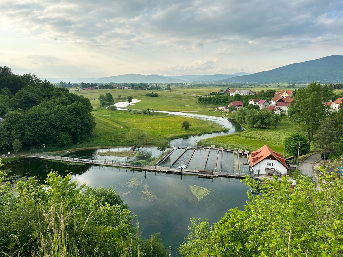 Otočac i Gacka dolina - vodič za dvodnevni getaway kroz spoj netaknute ...